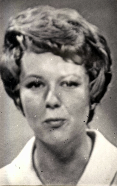 Gallery: Elizabeth Mooy - B&G Wiki