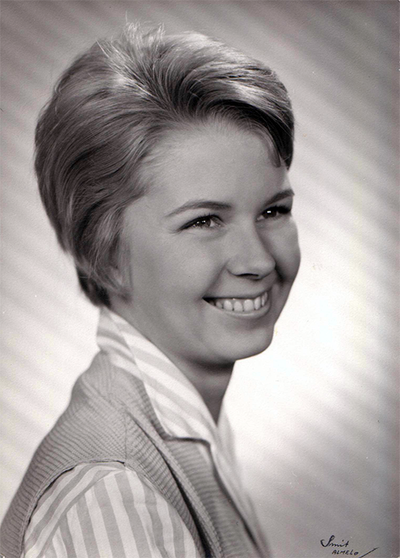 Gallery: Elizabeth Mooy - B&G Wiki