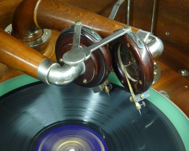 Ultraphon - B&G Wiki